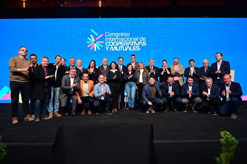 Martín Llaryora abrió el Congreso Internacional de Cooperativas y ...