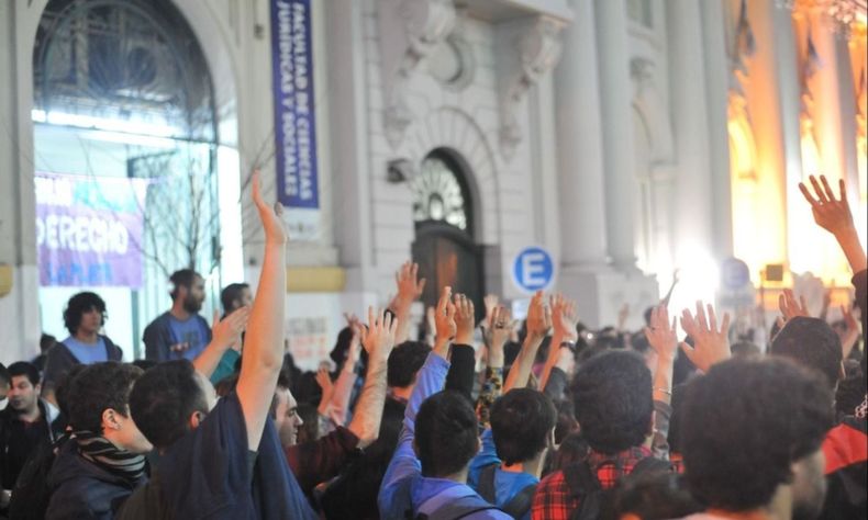 Temor en Franja Morada por la elección en Derecho de la UNLP