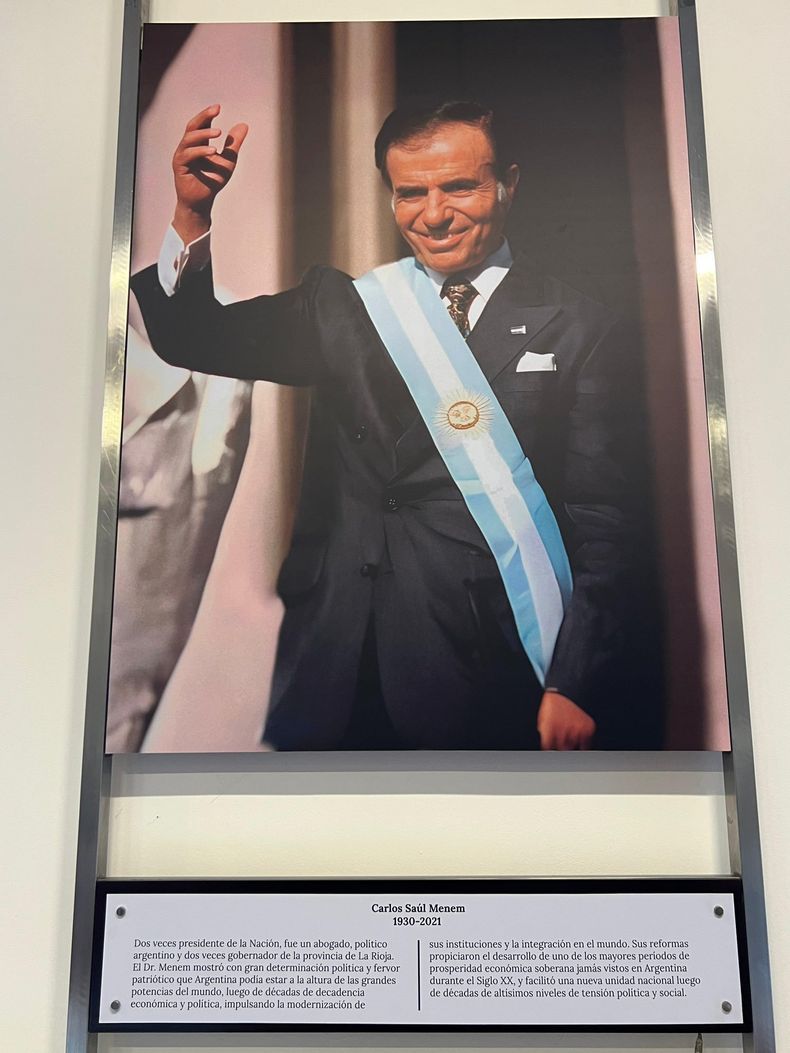 Los próceres, según Javier Milei: Carlos Menem es el único peronista digno del bronce