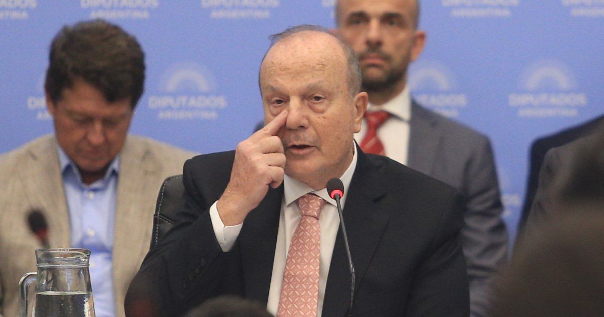 Primera baja en el gabinete: Javier Milei echó a Guillermo Ferraro