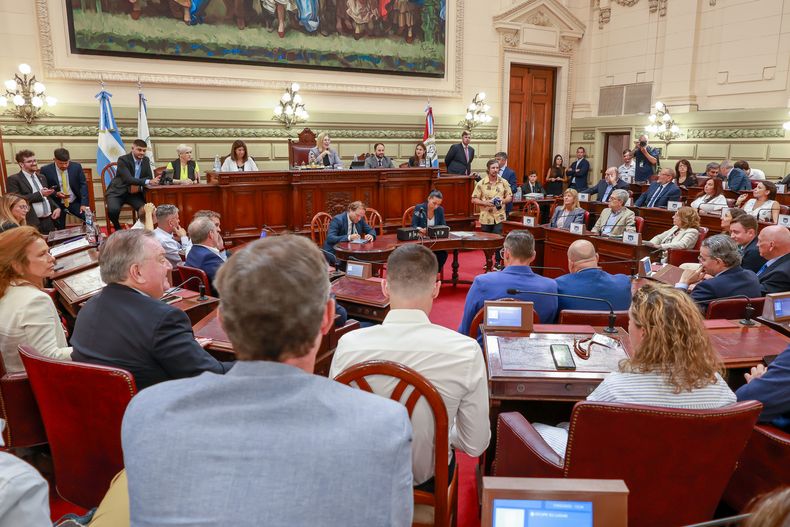 Santa Fe: en una sesión caliente, la Legislatura dio luz verde a los ...