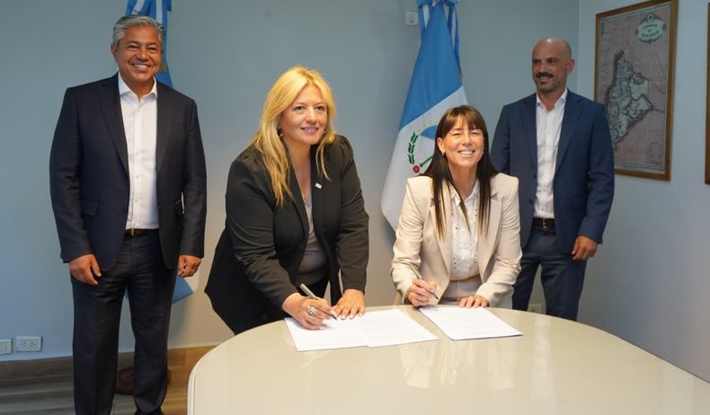 La Neuquinidad de Rolando Figueroa debuta en el Congreso presentando su ...