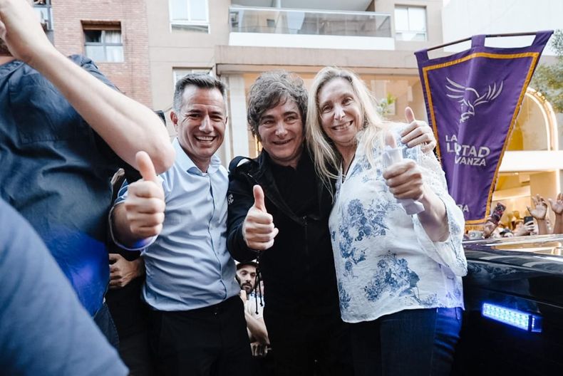 La nueva fórmula del fernet: Javier Milei bendice el eje Bornoroni-Juez ...