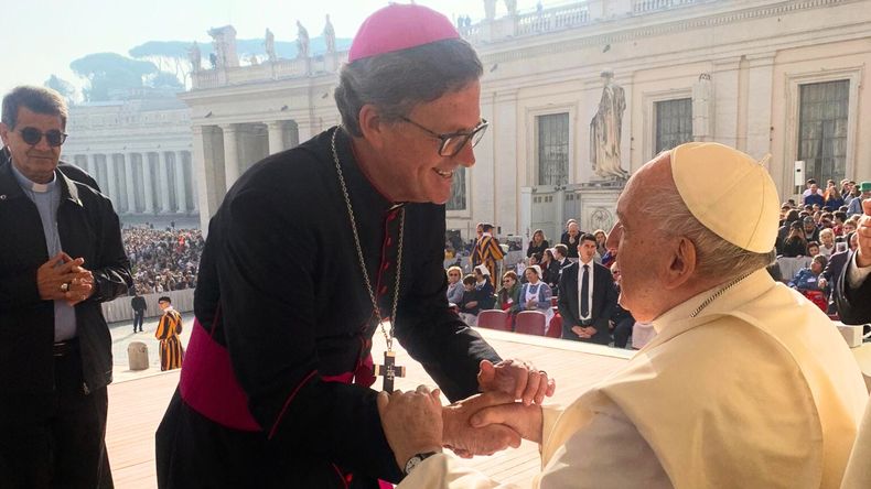 Quién es Jorge García Cuerva, el intérprete del papa Francisco que ...