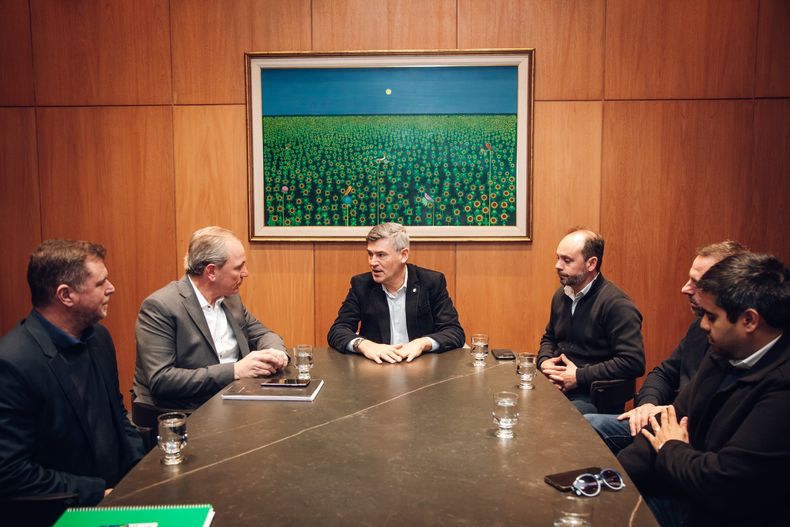 Guillermo de Rivas buscó el paraguas del gobierno de Martín Llaryora en ...