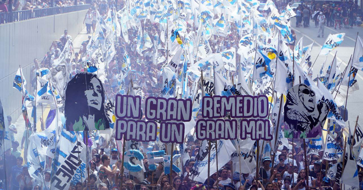 Las fotos de la marcha de La Cámpora por el Día de la Memoria