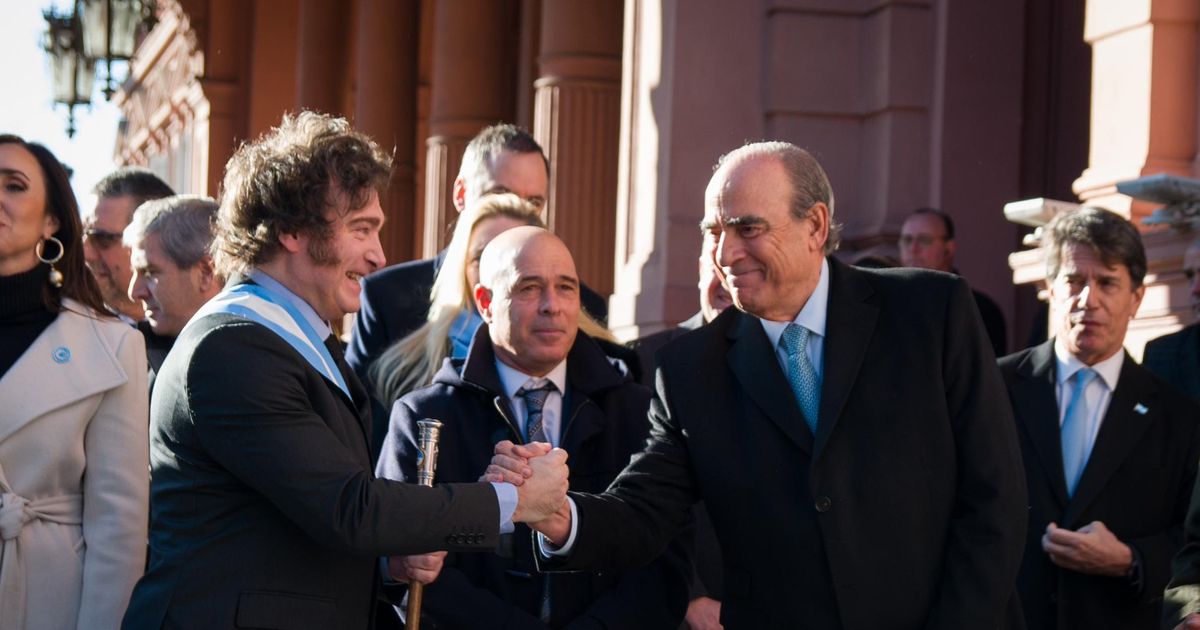 Nicolás Posse se mostró cerca de Javier Milei, pero está cada vez más ...