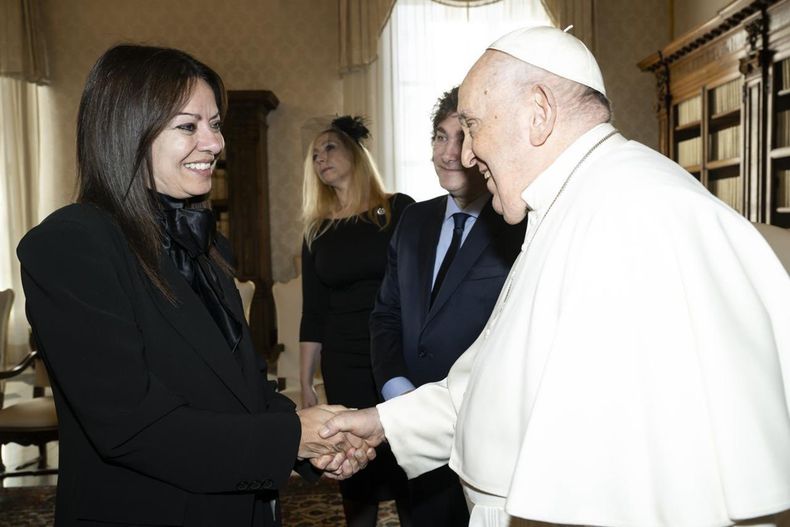 Los juegos del hambre: Sandra Pettovello se pega a las iglesias y ...