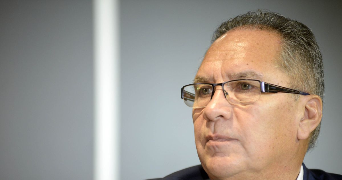 Descalzo le hace un guiño al desdoblamiento en Buenos Aires