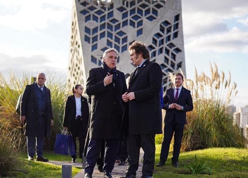 Martín Llaryora pasó la prueba con Javier Milei, pero deberá recomponer ... Martín Llaryora pasó la prueba con Javier Milei, pero deberá recomponer ...