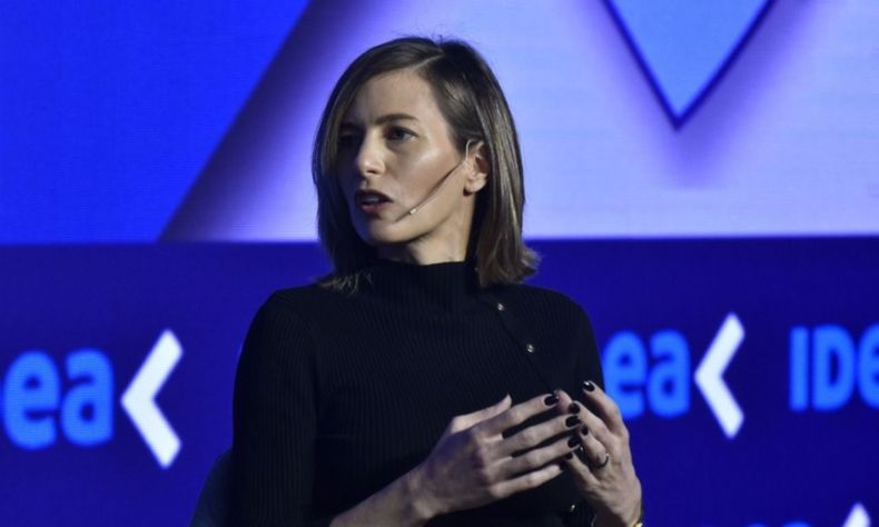 Carolina Castro, la mujer que habló de Estado y distribución de la ...