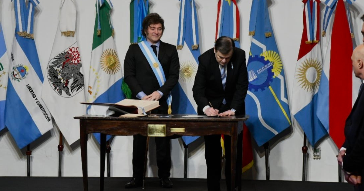 El pacto de Gerardo Zamora: equilibrismo, control de daños y ... El pacto de Gerardo Zamora: equilibrismo, control de daños y ...