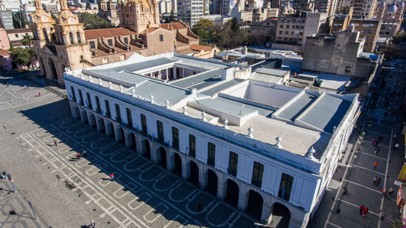 Cómo es el Cabildo de Córdoba donde Javier Milei va a celebrar el 25 de ...