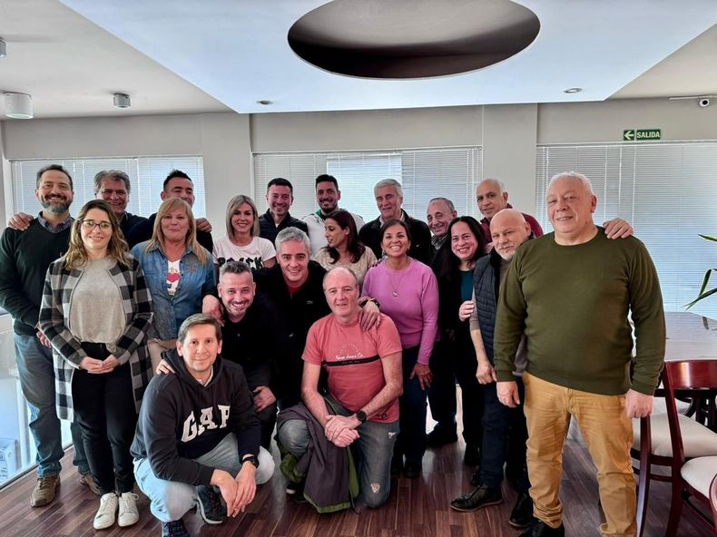 Rodrigo de Loredo y Mario Negri agitan el duelo de la UCR de Córdoba ...
