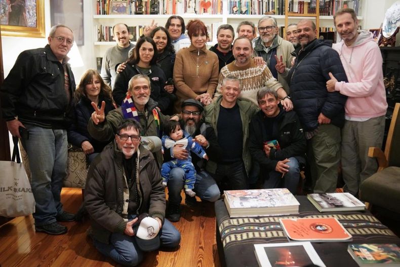 Marcha por CFK: quiénes son los kuras que se manifestaron por La Jefa