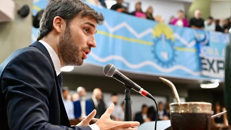 Ignacio Torres bajó un cambio, pero agitó la nueva grieta de ...