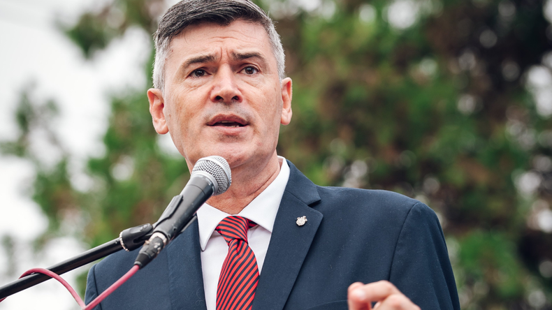 Daniel Passerini retrucó a Javier Milei: Celebra un superávit ficticio