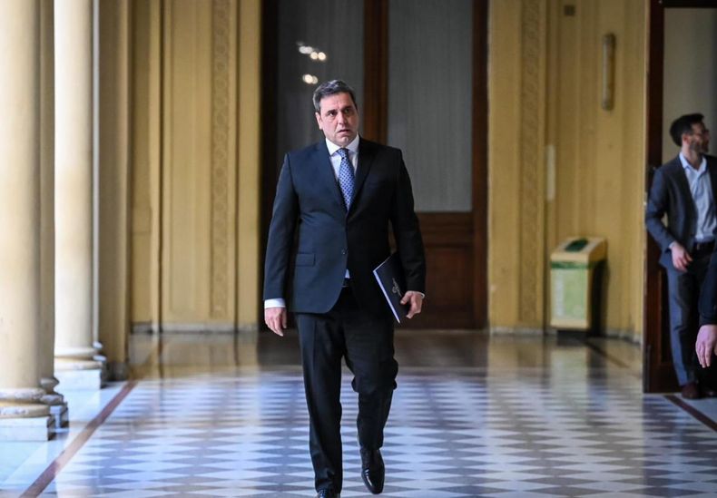 Lisandro Catalán hace un intento para salvar los vetos de Javier Milei ...