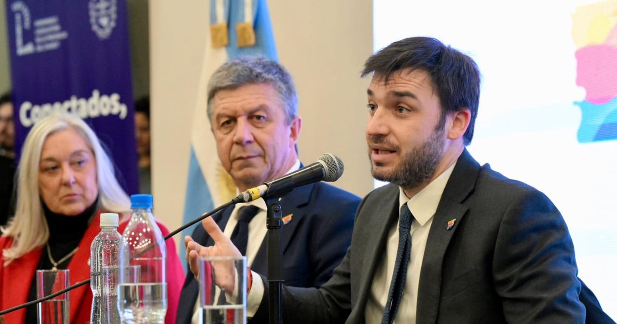 Chubut: Ignacio Torres presentó un proyecto para implementar la boleta ...