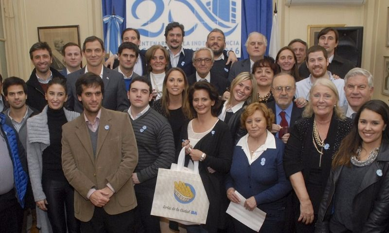 El Partido Demócrata festejó los 200 años de la Independencia