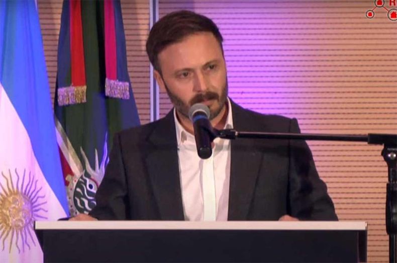 Quién es Francisco Azcué, el radical que sepultó 40 años de peronismo ...