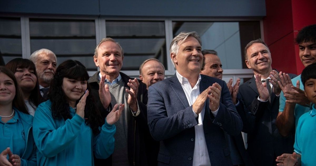 El sprint final de Guillermo de Rivas: doble acto, gira con Llaryora y ...